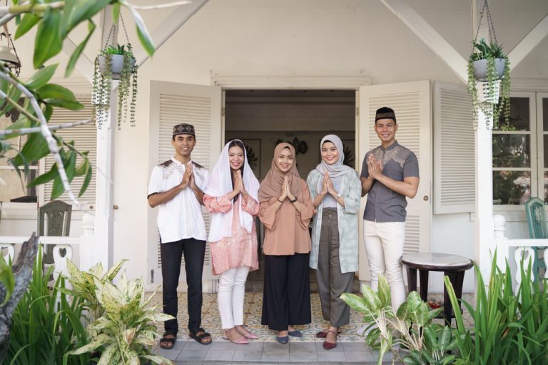 Apakah Ucapan Minal Aidin Wal Faizin Bermakna Maaf? Ini Penjelasannya